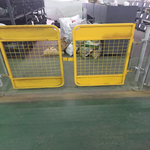 Scaffolding Safety Gate /Access Gate /Swing Gate with Yellow Color